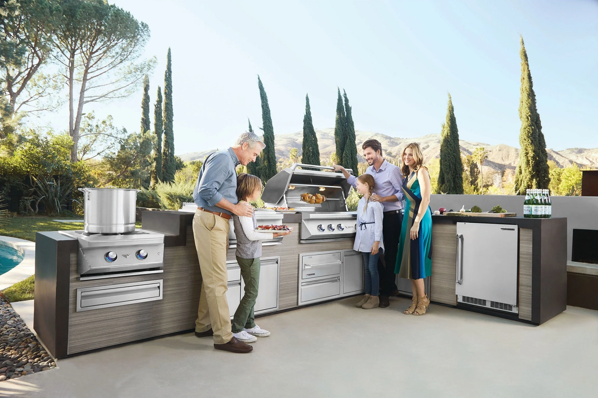 A Chef’s Guide to Outdoor Kitchen Appliances | Grillscapes